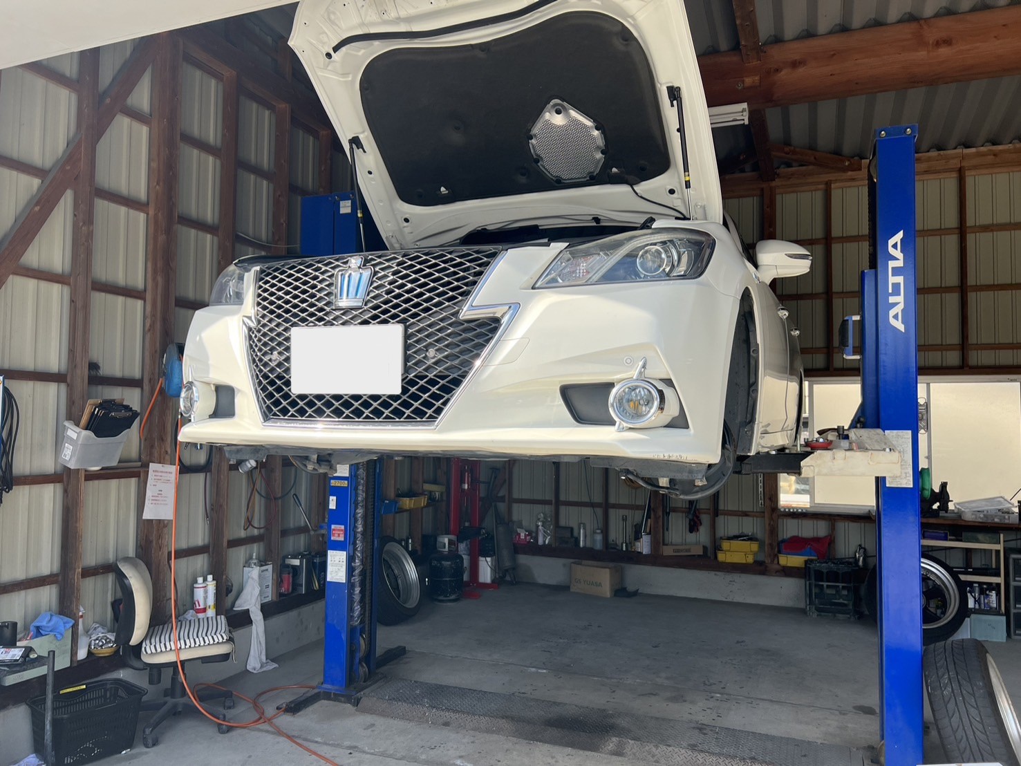 トヨタ クラウン コイルスプリング交換 | カーライフサポートユーエムイー